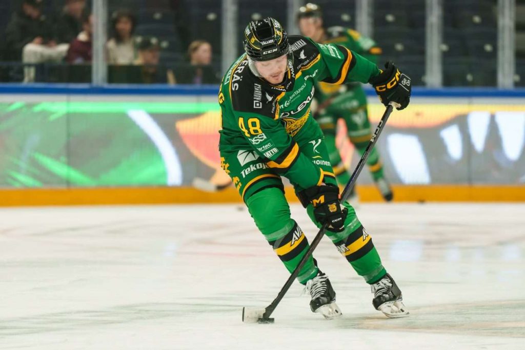 IS: Carl Klingberg vertaili Liigan ja SHL:n eroja: ”Peli on ...