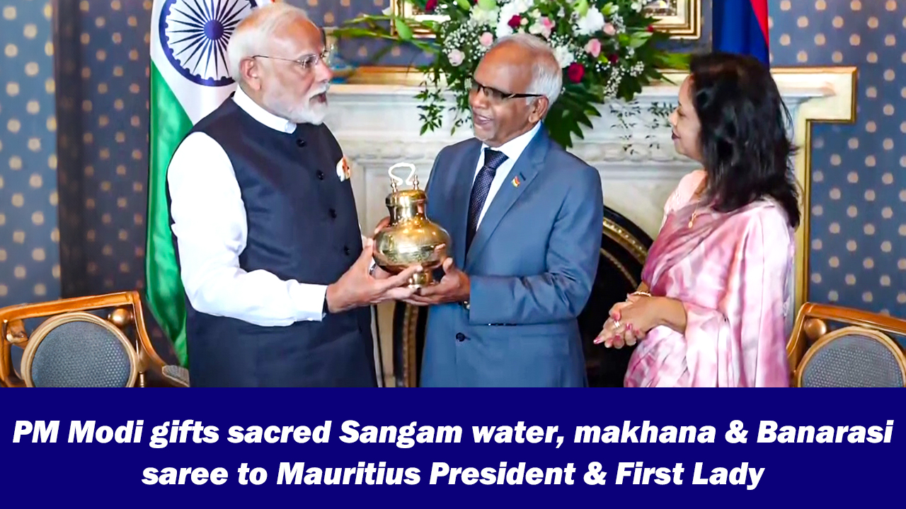 PM Modi gifts sacred Sangam water, makhana & Banarasi saree to ...