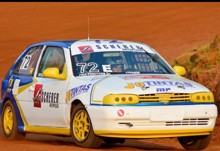 Vídeo: Carro capota a 140 km/h em competição em SC, rodopia no ar e ...