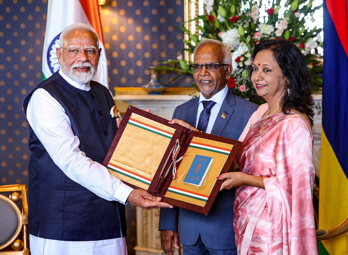 PM Modi announces OCI cards for Mauritian PM Ramgoolam, spouse Veena