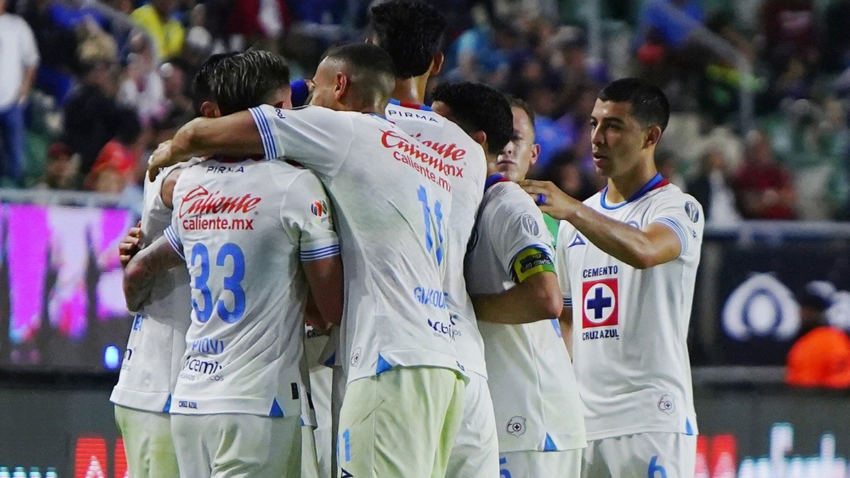 Crisis at Cruz Azul; Three Players Might Leave the Celestial Team