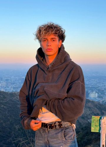 80er-Revival: Wieso die Dauerwelle auch 2025 zu den Trend-Frisuren für ...