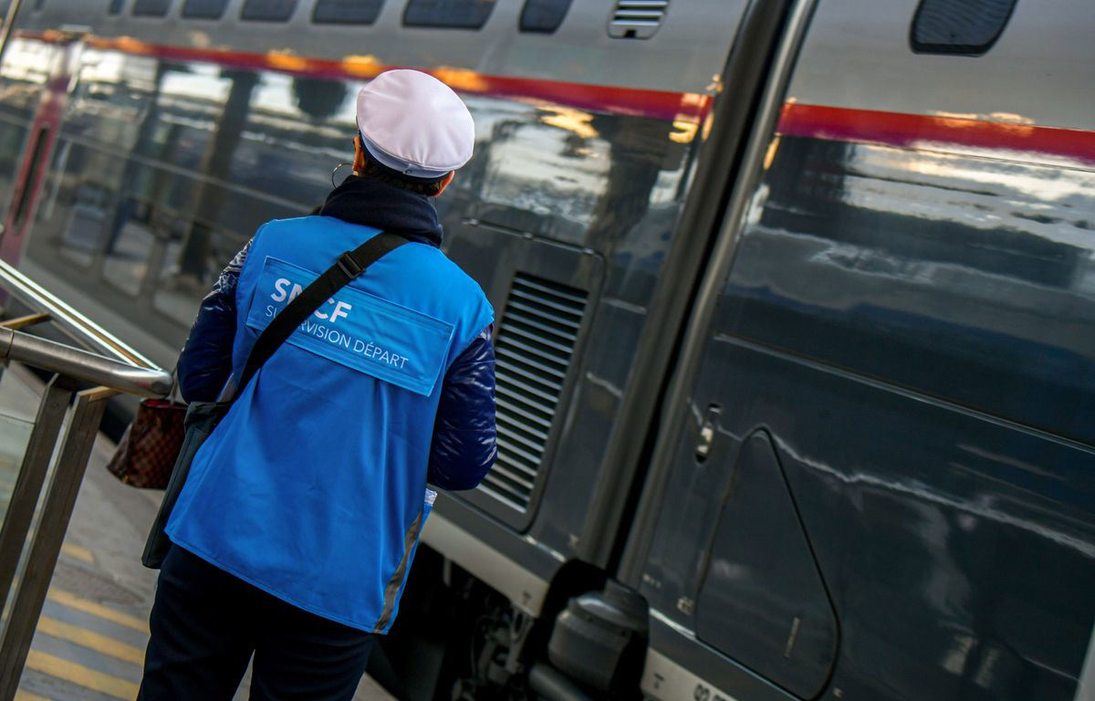 Loiret : Une femme accouche dans un train Clermont-Paris, un arrêt d ... Loiret : Une femme accouche dans un train Clermont-Paris, un arrêt d ...