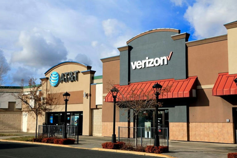Verizon, AT&T Stocks Slide After Telecom Giants Signal Near-Term ...