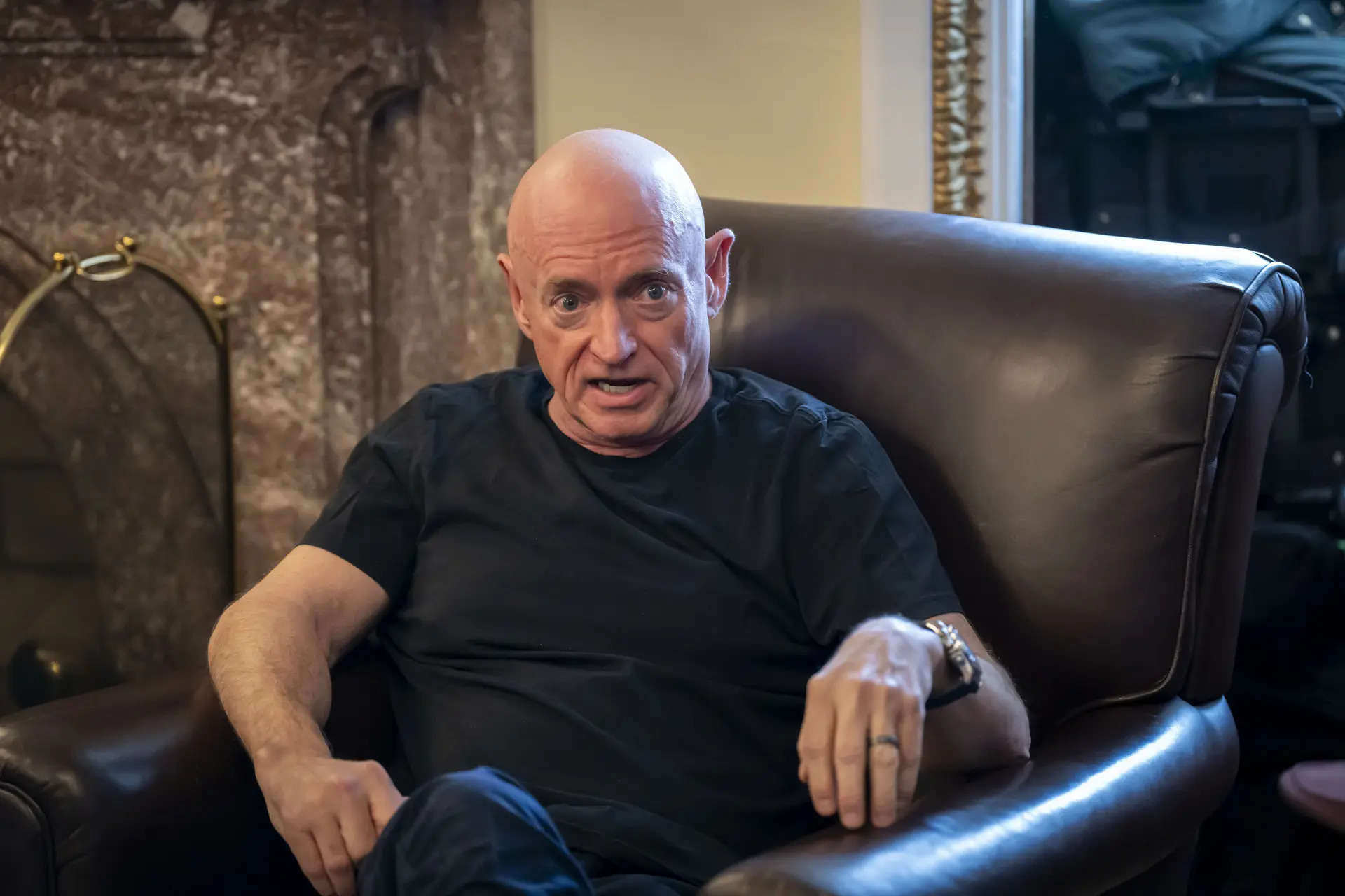 All is not well in White House? Elon Musk calls Senator Mark Kelly a ...