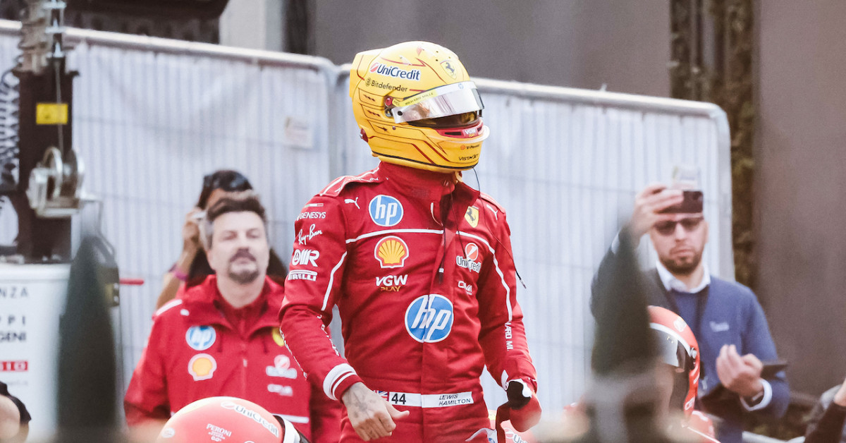 F1 – Ferrari : Un casque jaune et pas rouge pour Hamilton
