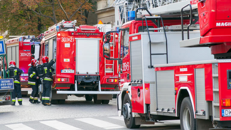 Ewakuacja na AGH. Odkryto słoiki z niebezpiecznym kwasem