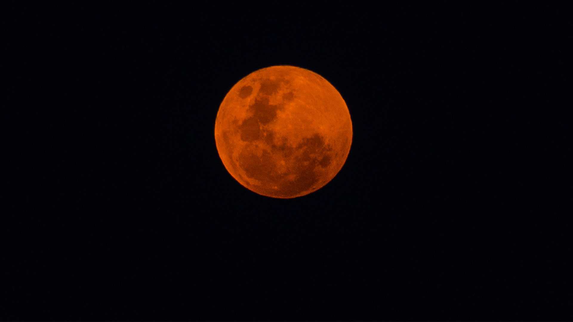 Total lunar eclipse will turn moon red during overnight hours