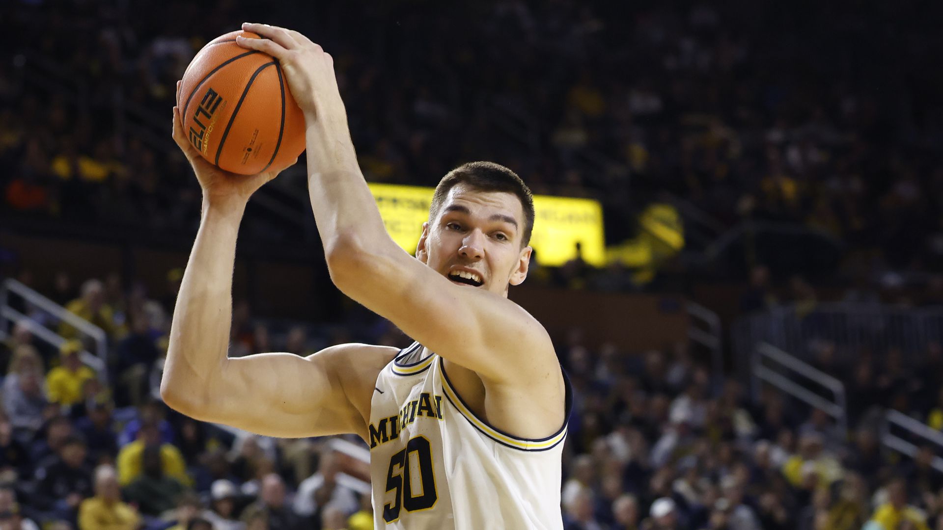 Out of the Blue: Michigan Big Ten Tournament Preview, spotlighting ...