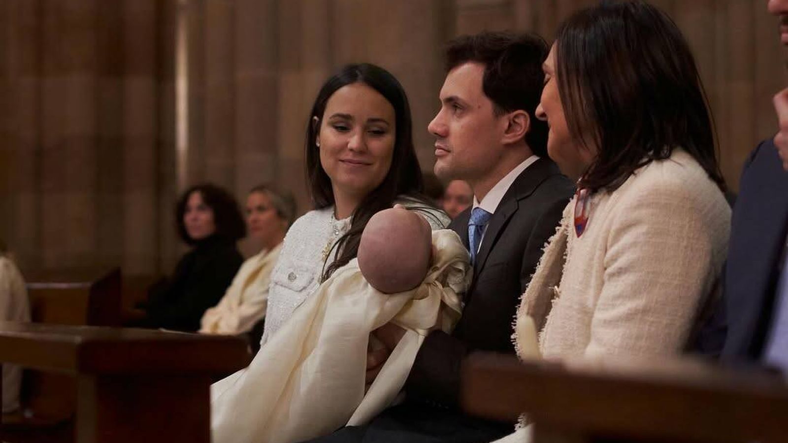 Los detalles del bautizo del hijo de Carolina Monje y Álex Lopera: de ...