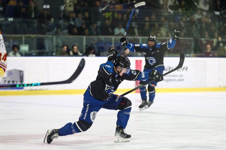 Hockey sur glace. D1 : les Corsaires de Nantes prennent l’avantage ...