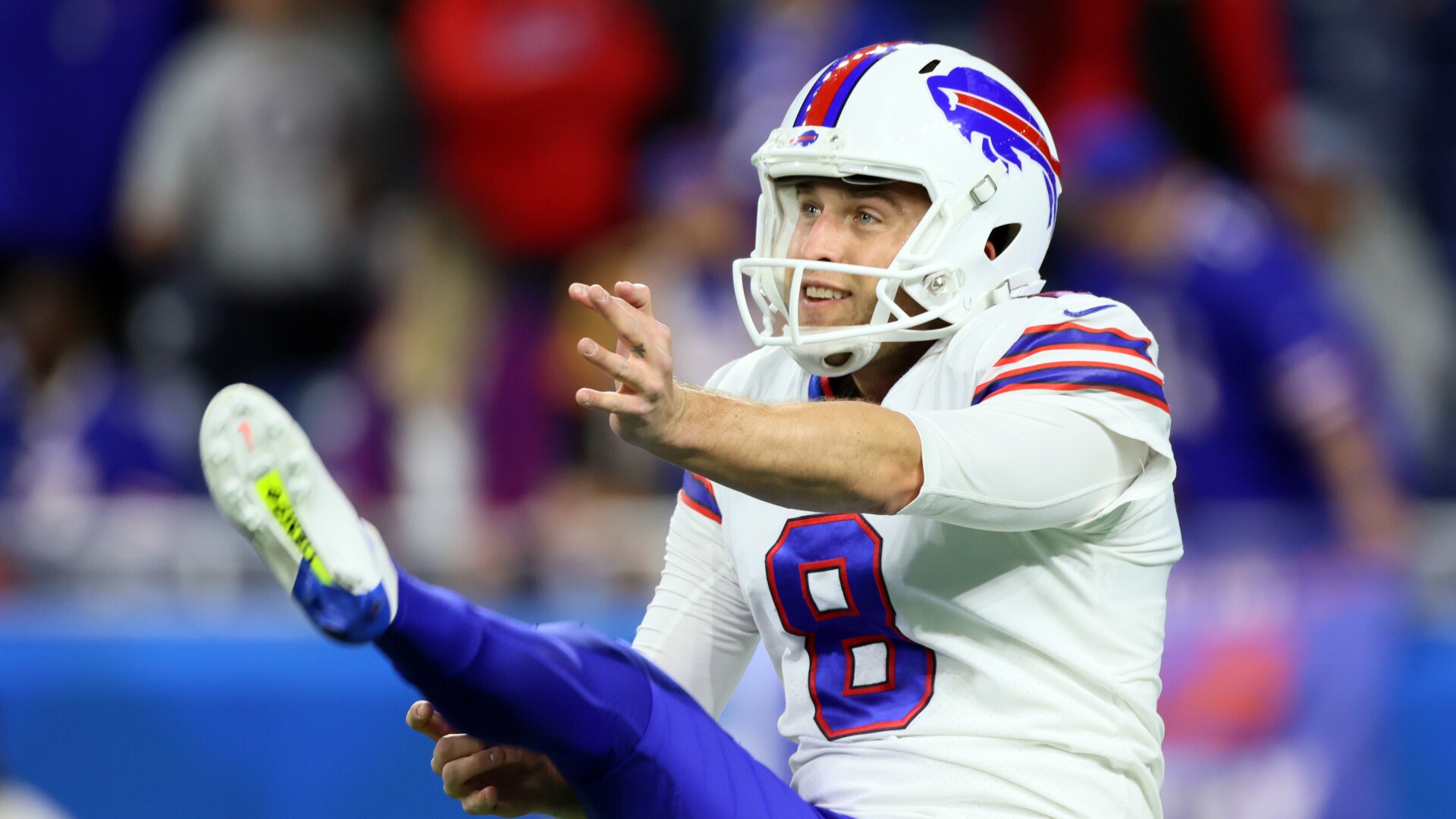 Panthers sign punter Sam Martin