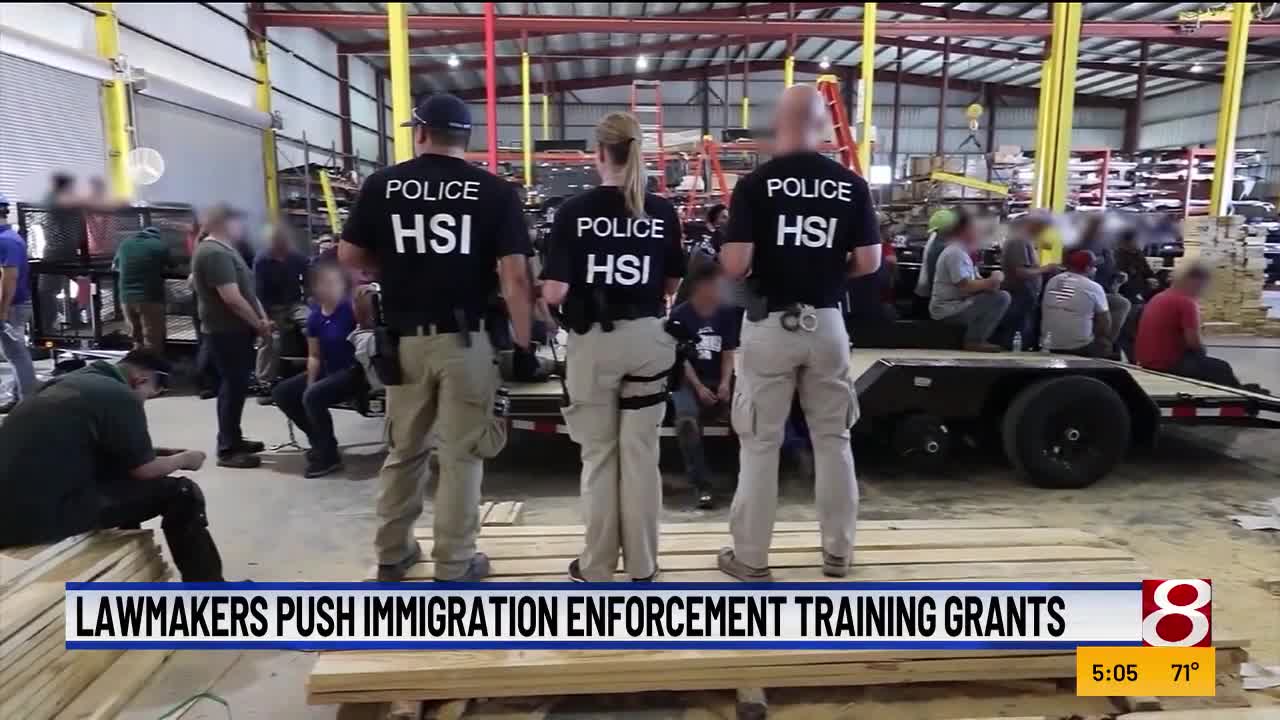 Lawmakers push immigration enforcement training grants