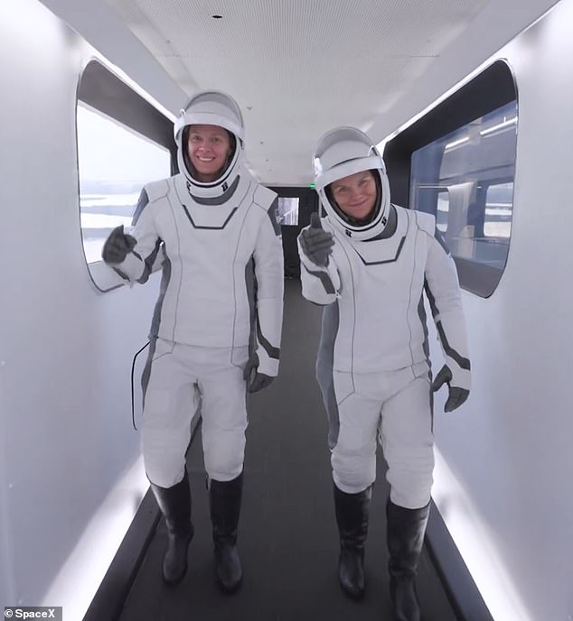 Rescue crew for NASA's stranded astronauts prepare for mission