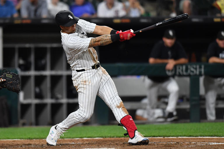 Nick Senzel signs with Dodgers, makes Tulsa debut