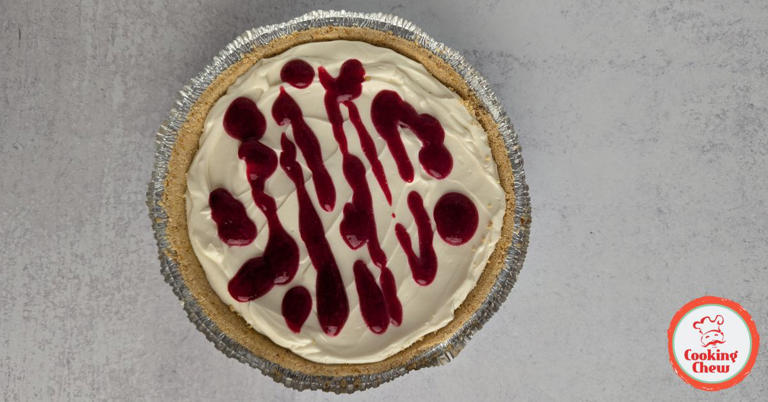 This Luxe No-Bake Very Berry Cheesecake Has a Pretzel Crust You’ll Love