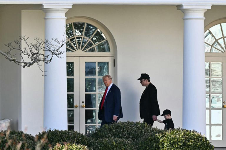 Trump houdt Tesla-show voor Witte Huis
