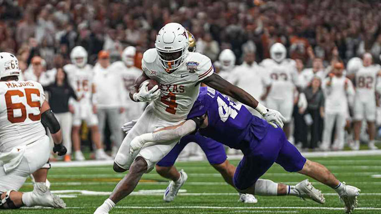 Texas Longhorns 'Not in a Rush' to Get CJ Baxter Back From Injury