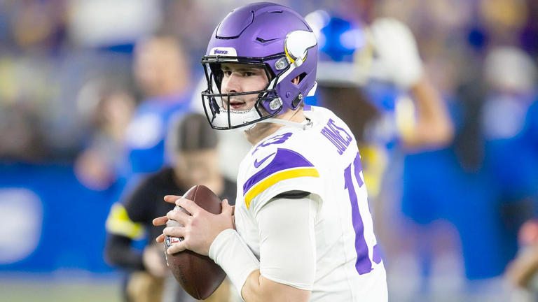 Seahawks introduce Sam Darnold as new QB: 'Best days are ahead of him,' Mike Macdonald says