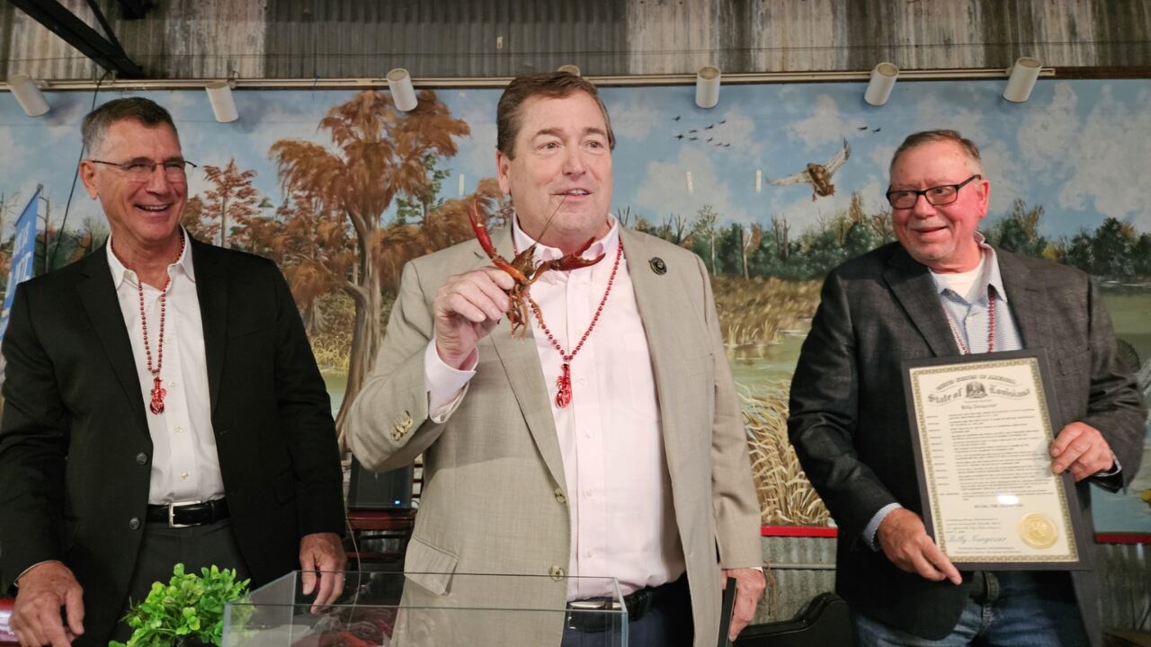 Huval the crawfish pardoned by La. Lieutenant Gov. Billy Nungesser