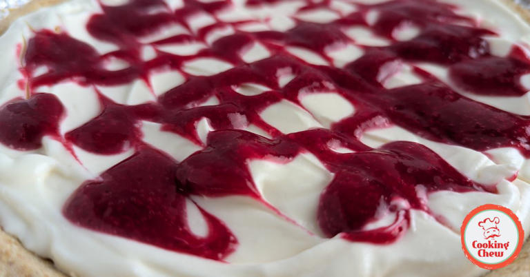This Luxe No-Bake Very Berry Cheesecake Has a Pretzel Crust You’ll Love