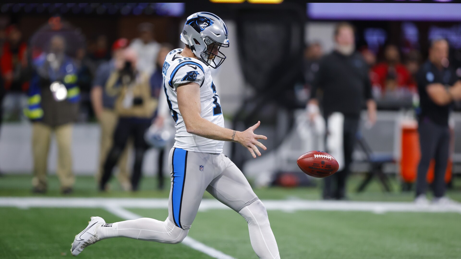 Johnny Hekker agrees to terms with the Titans