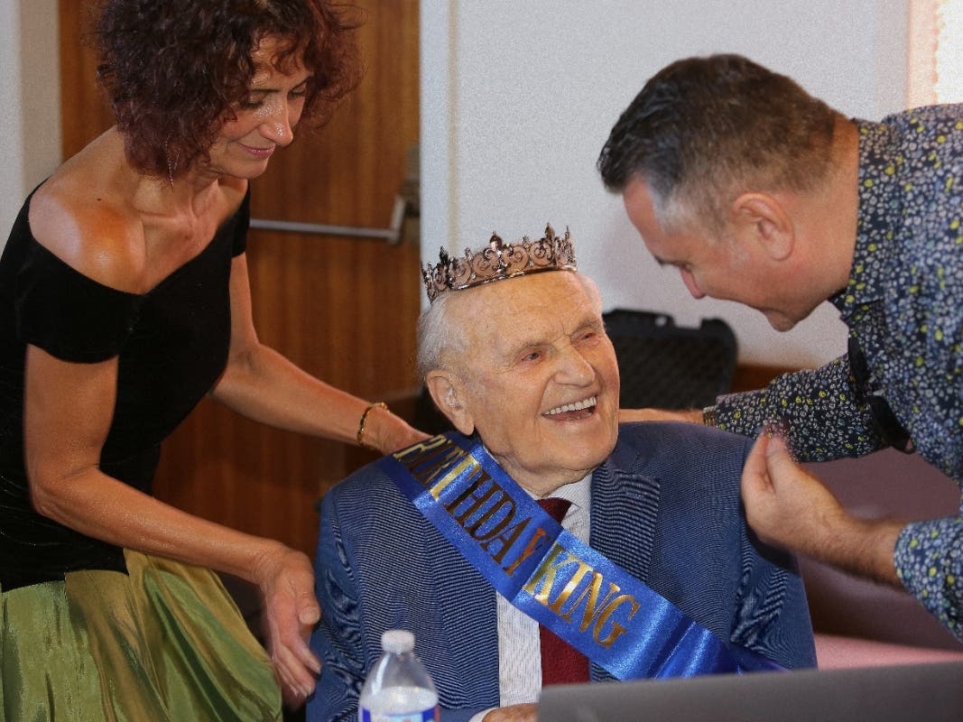 Holocaust Survivor Dies 1 Month Before Liberation Celebration