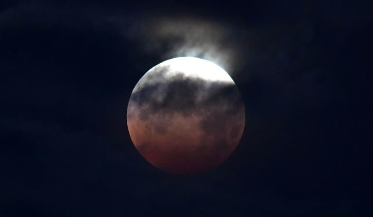 Griffith Park Observatory to livestream total lunar eclipse. Where to watch