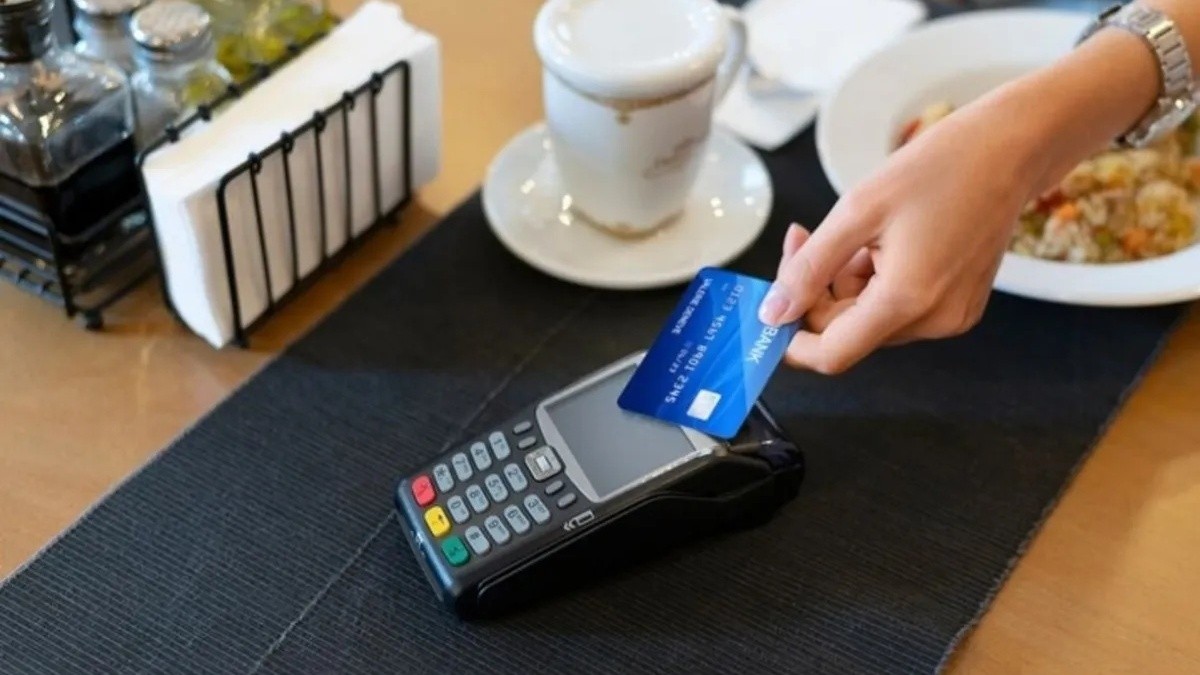 How to understand and reduce the real cost of using credit cards