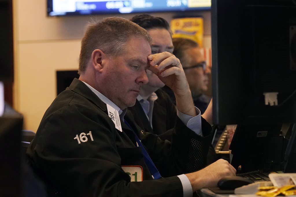 Wall Street's manic day sends it careening from a small gain to 10% ...