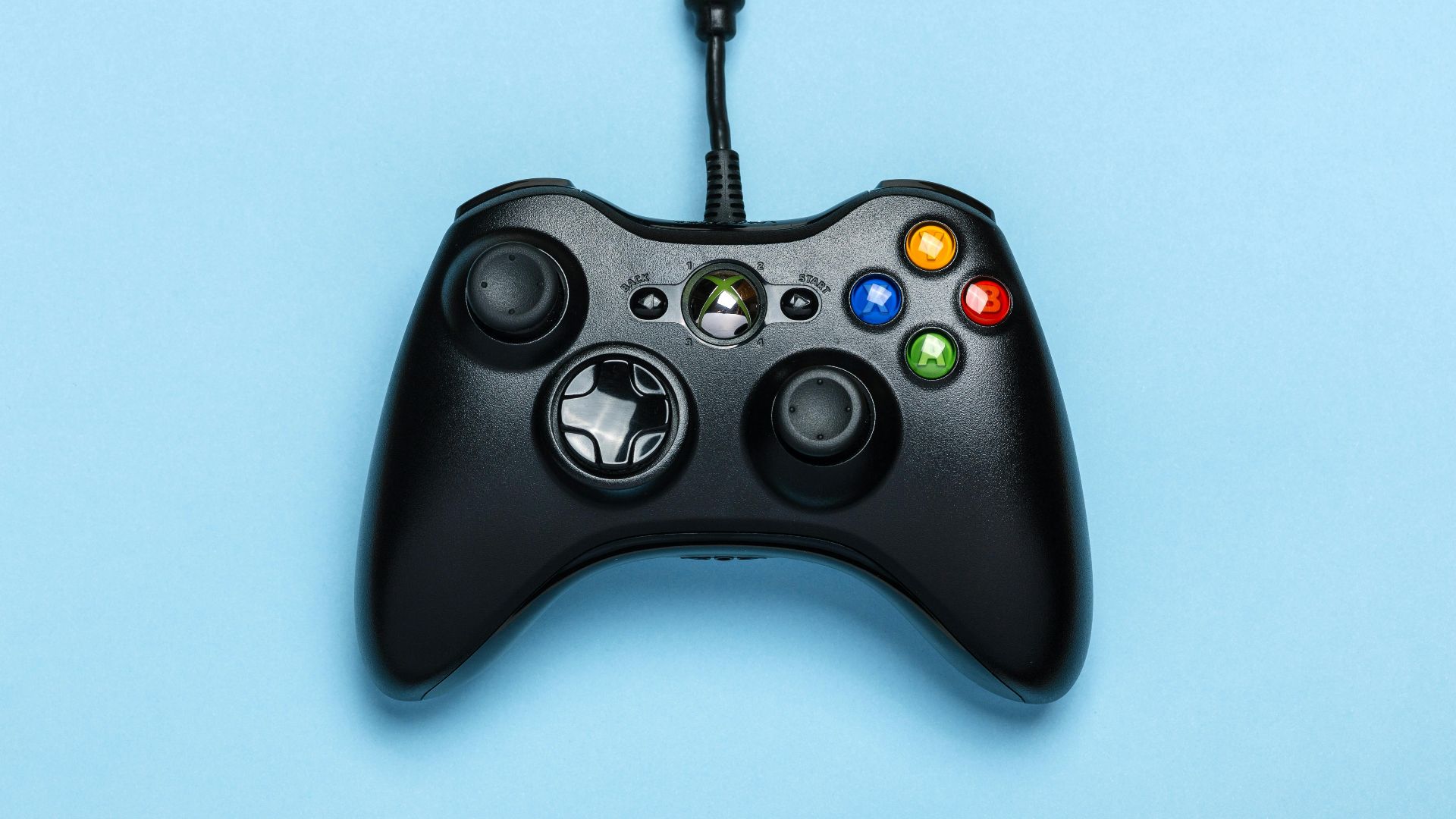 10 Xbox Exclusives That Completely Flopped & 10 That Gave The Console Life