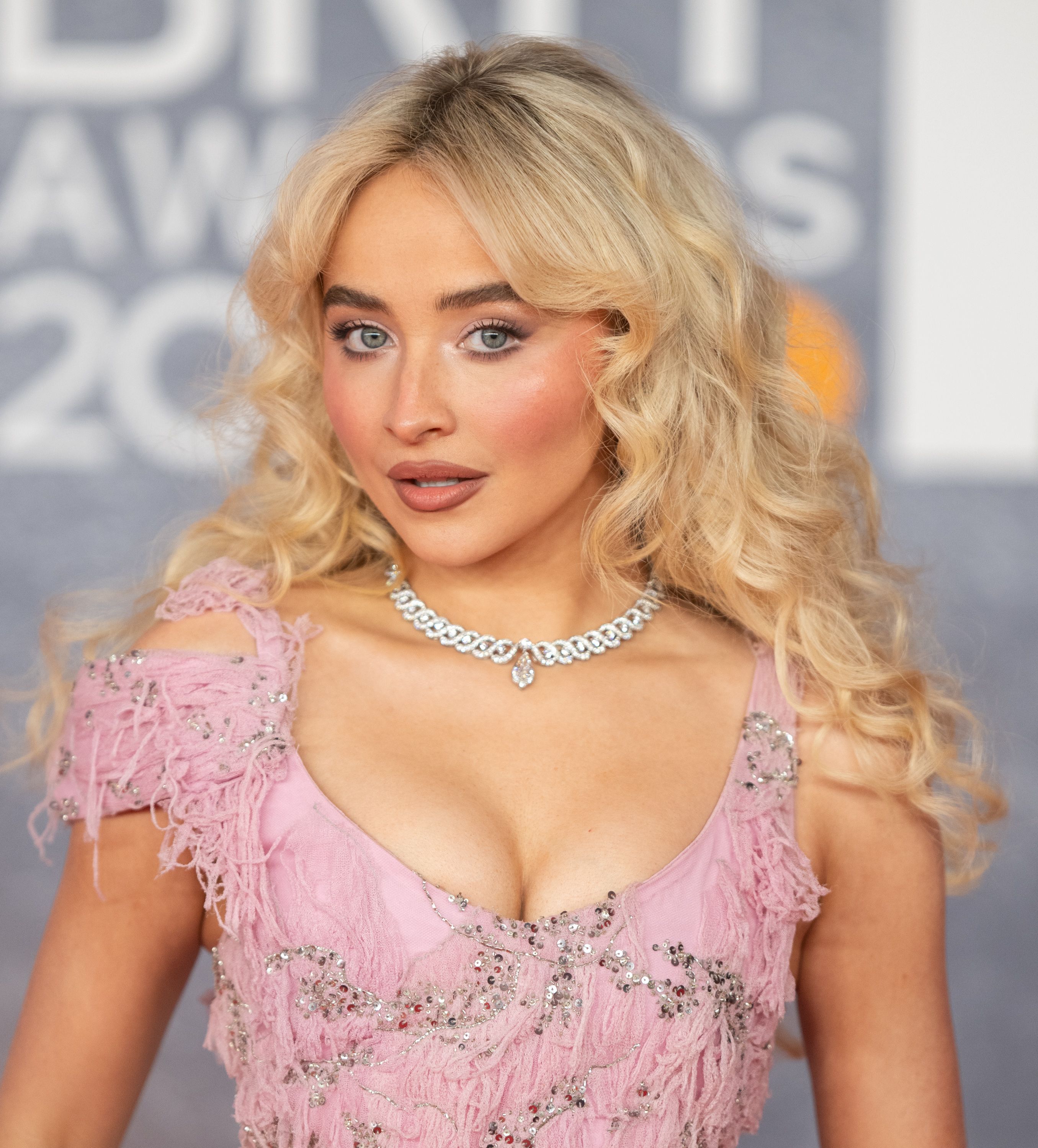 Tell Me How Sabrina Carpenter's Skin Looks This Good When She's Sick