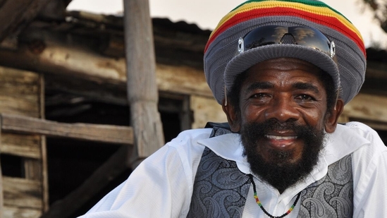Tributes pour in for Cocoa Tea after veteran reggae singer dies at 65 ...