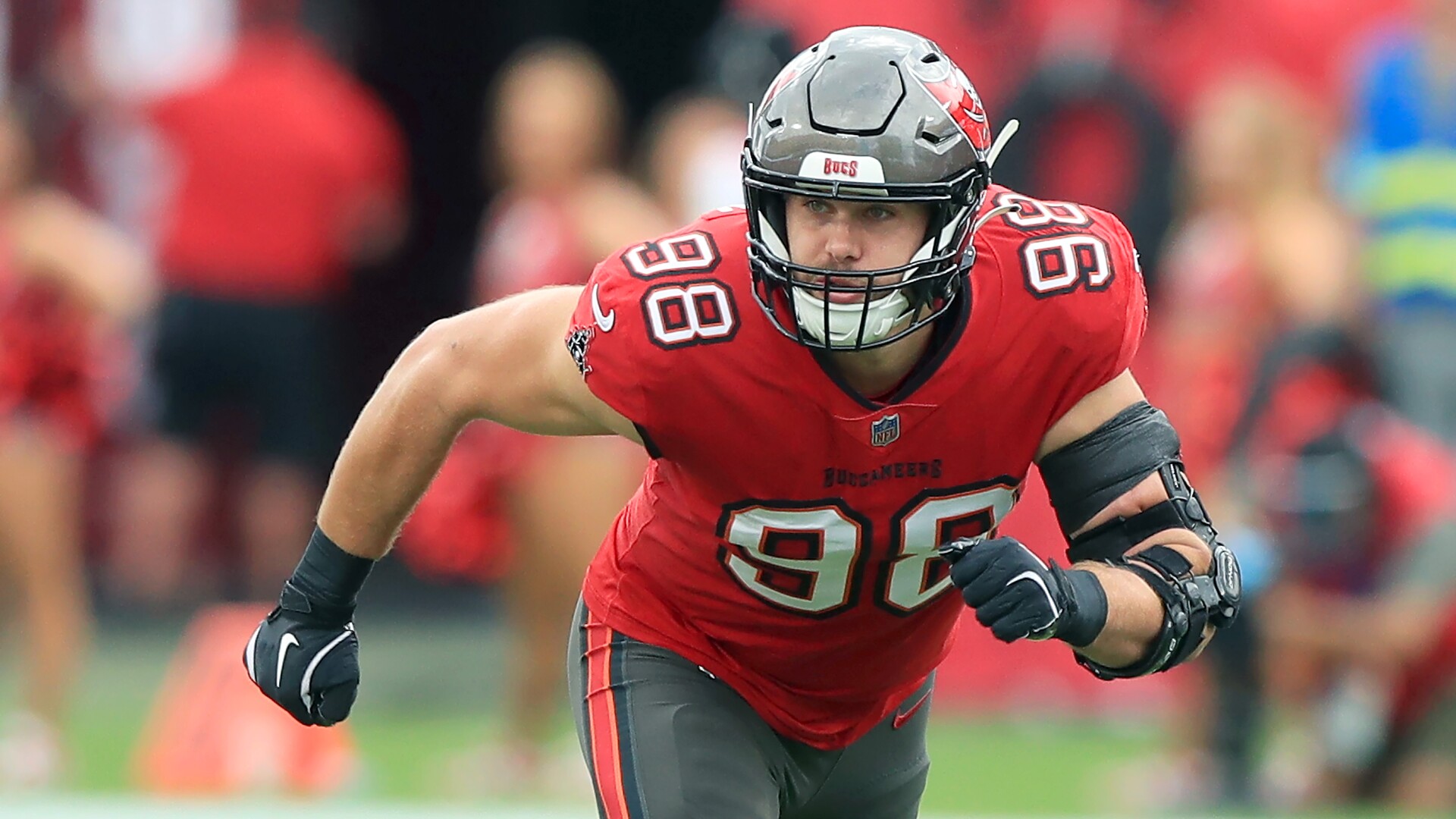 Anthony Nelson to re-sign with Buccaneers