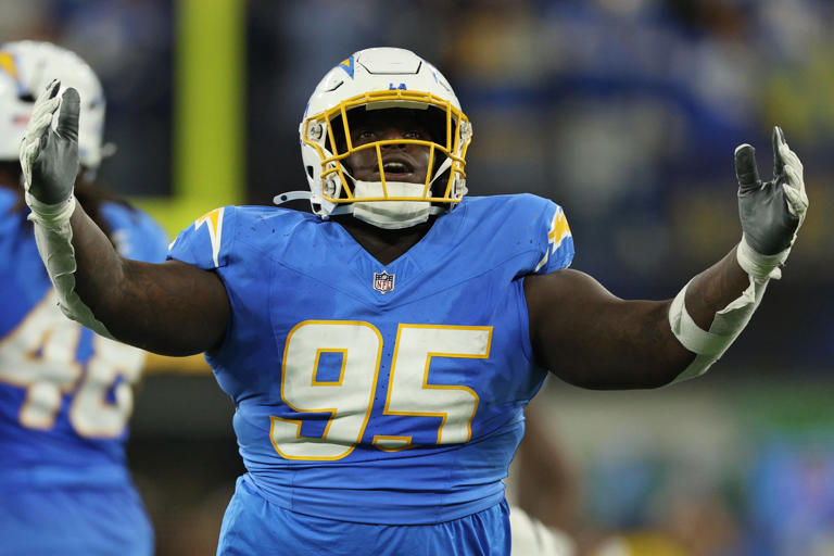 Rams NT Poona Ford is making a big splash in training camp: 'Force to ...