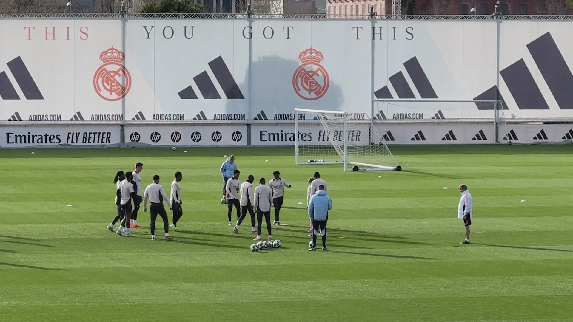 El gesto de Modric tras un intento de caño a Vini en el entrenamiento