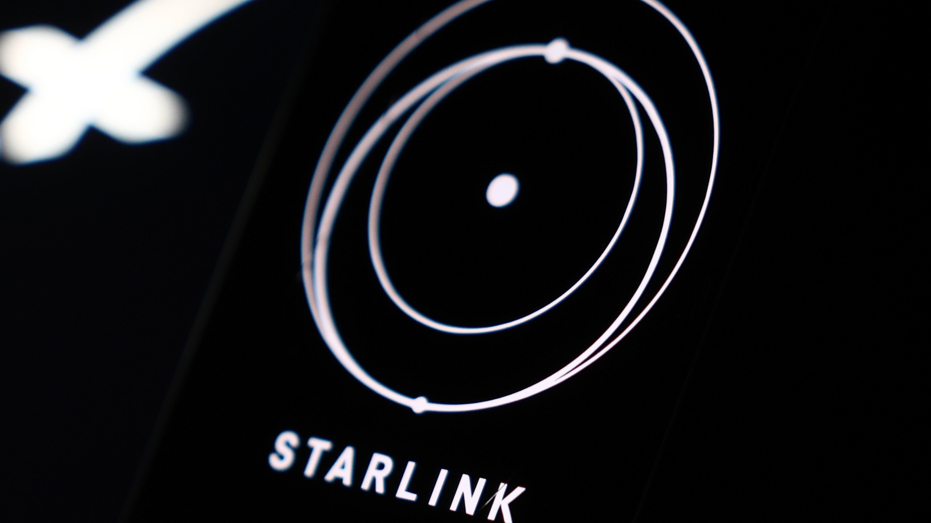 SpaceX Rivals Urge FCC to Reject 'Anticompetitive' Starlink Upgrades