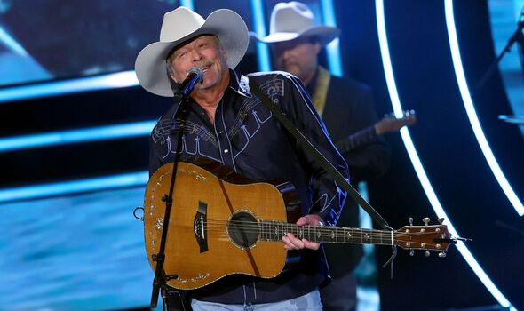 Country music legend Alan Jackson set to play final career show in May