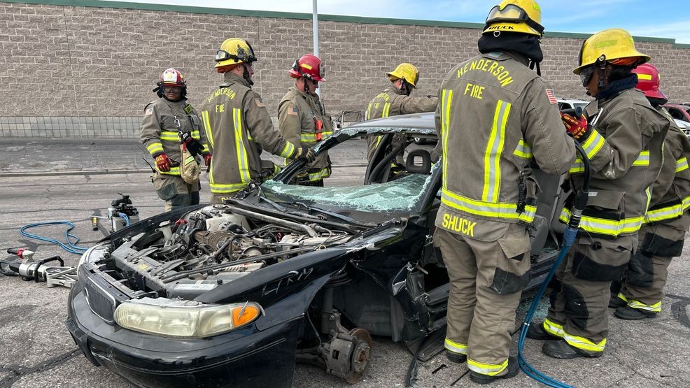 Henderson officials experience firefighting firsthand at 'Fire Ops 101 ...