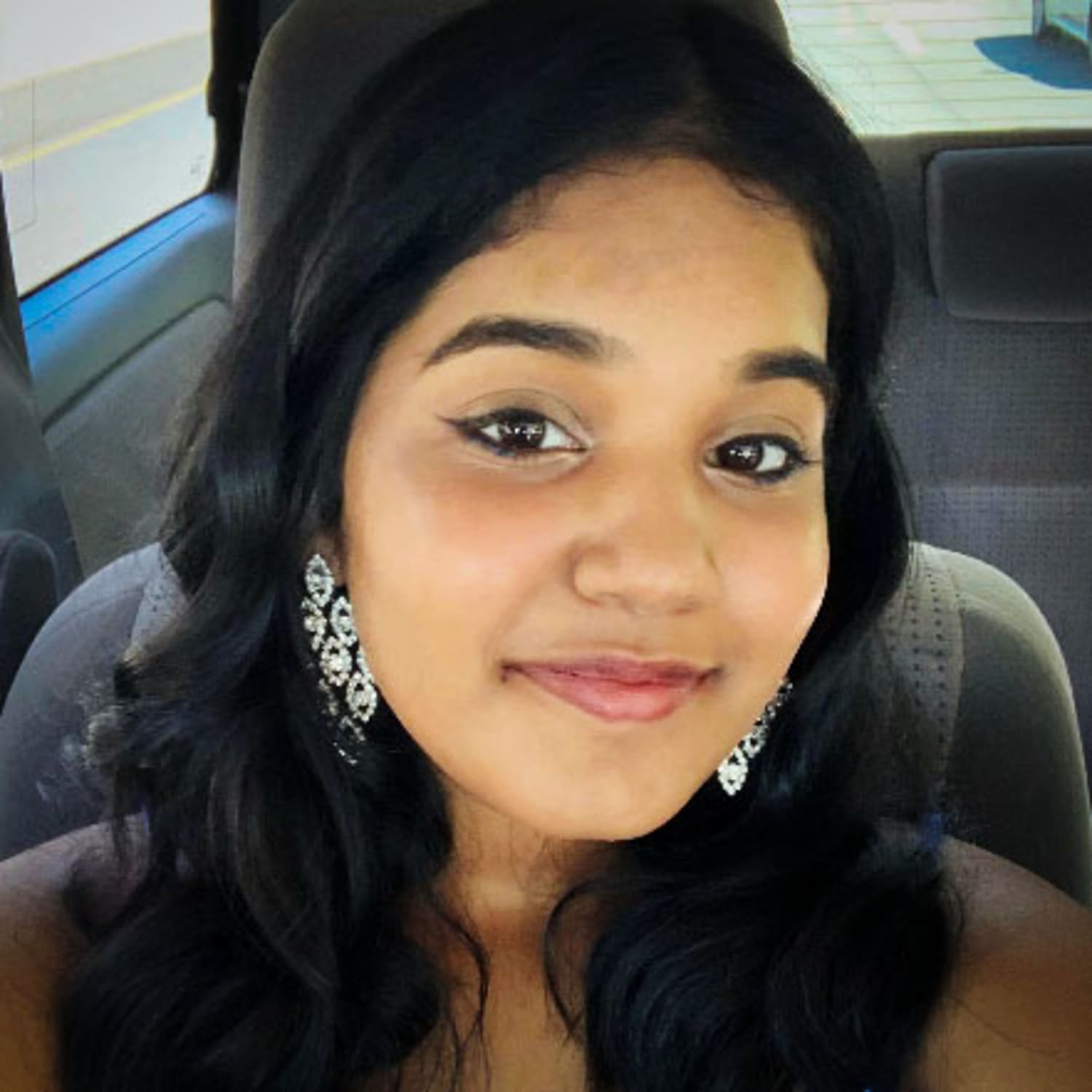 Missing college student was last on beach with people she met on trip ...