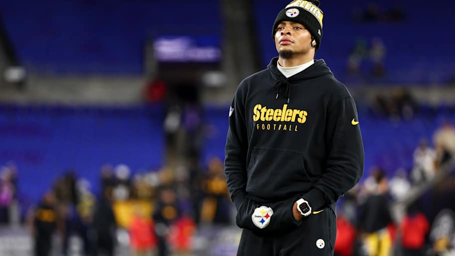 Justin Fields celebrated his new Jets contract in style