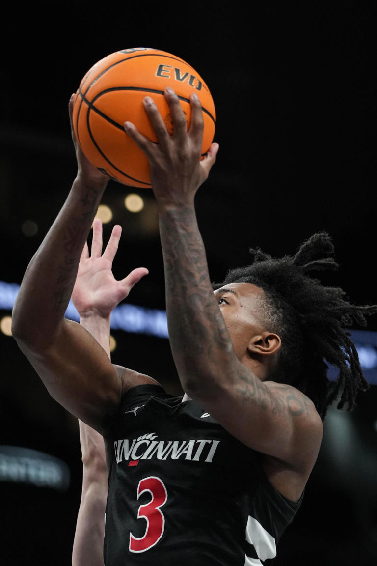 Cincinnati Bearcats basketball: Latest arrivals, departures for 2025