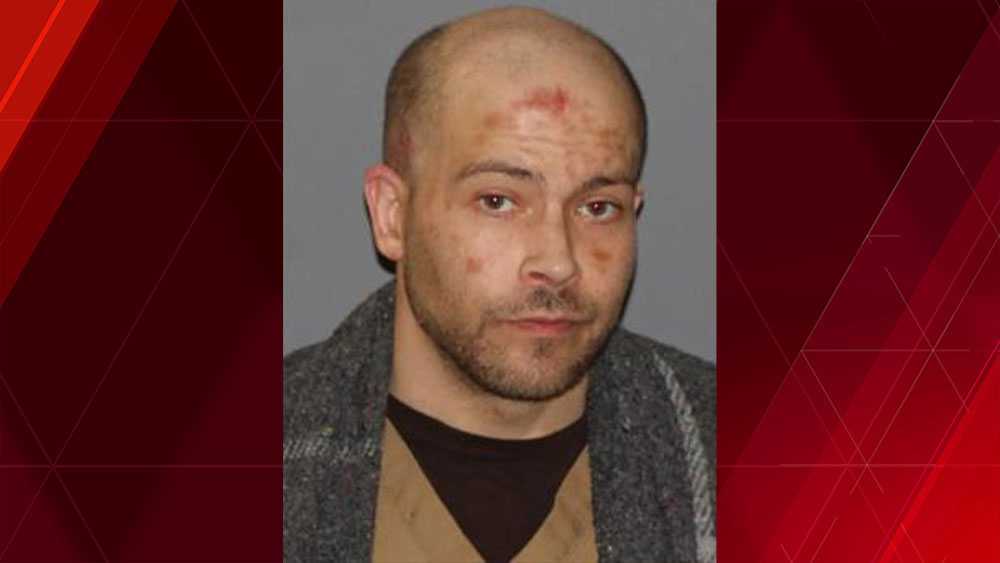 New Hampshire man arrested for walking nude on highway