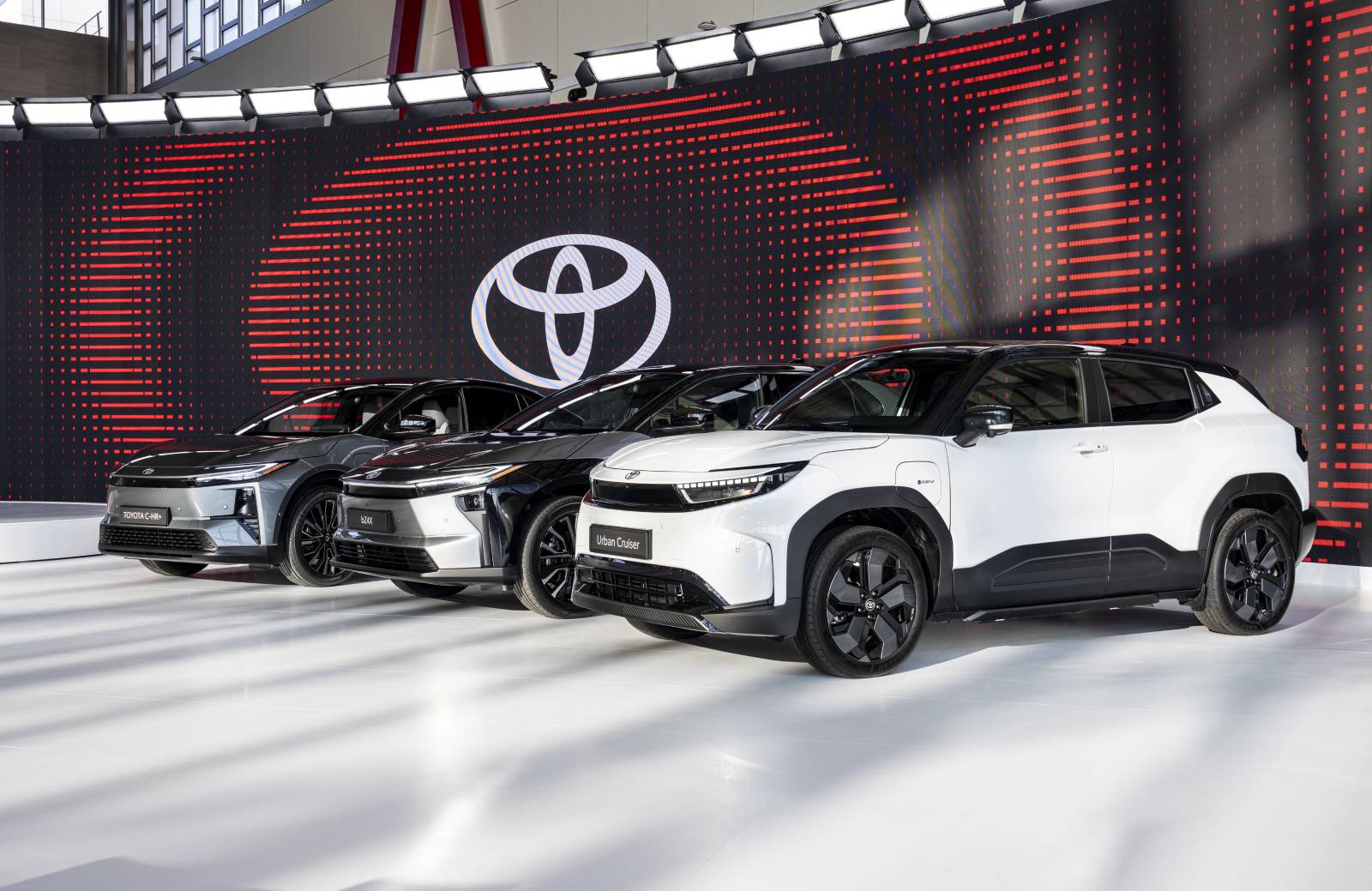 Toyota toont sterkste model, een EV met handbak en nog meer!