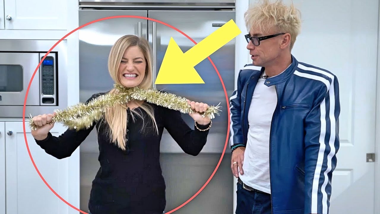 Best easy magic tricks performed on women in public