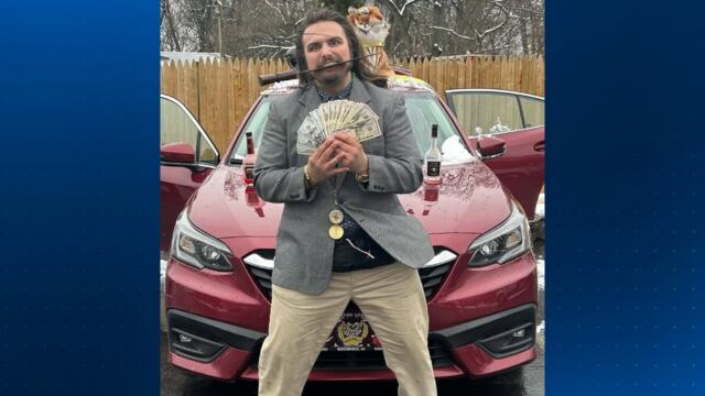 Man accused of threatening to kill people while wielding knife in ...