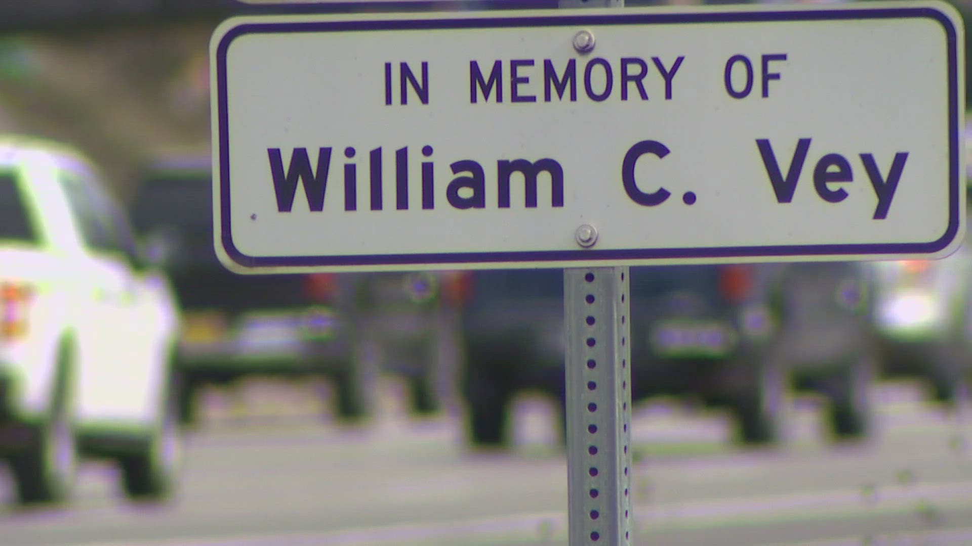 WSDOT pauses plan to remove roadside memorial signs