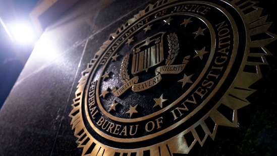 FBI warns iPhone and Android users: Delete these ‘smishing’ texts now ...