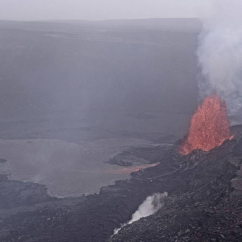 Vulkan auf Hawaii spuckt wieder Lavafontänen