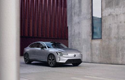 全新一代沃尔沃S90来了！单挑56E，绝美颜值，高超美感！